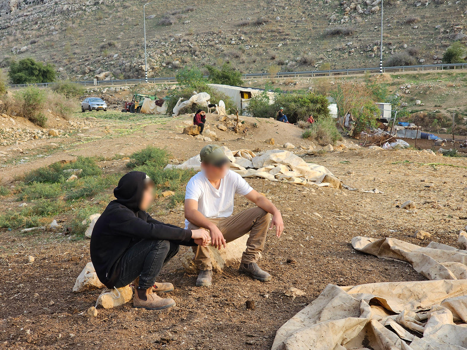 Ein al-Hilwe: Settlers continue to circle round the houses and animal ...
